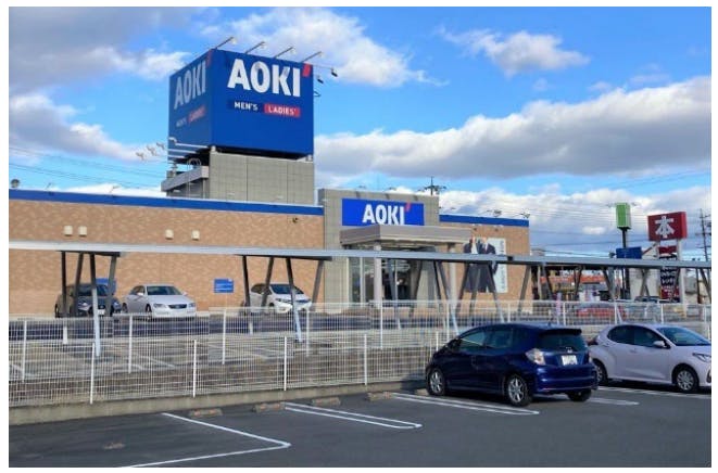 AOKIホールディングス 「AOKI」3店舗に「ソーラーカーポート」を設置、CO2排出削減を推進 | 流通・小売業界で働く人の情報サイト_ダイヤモンド・チェーンストアオンライン