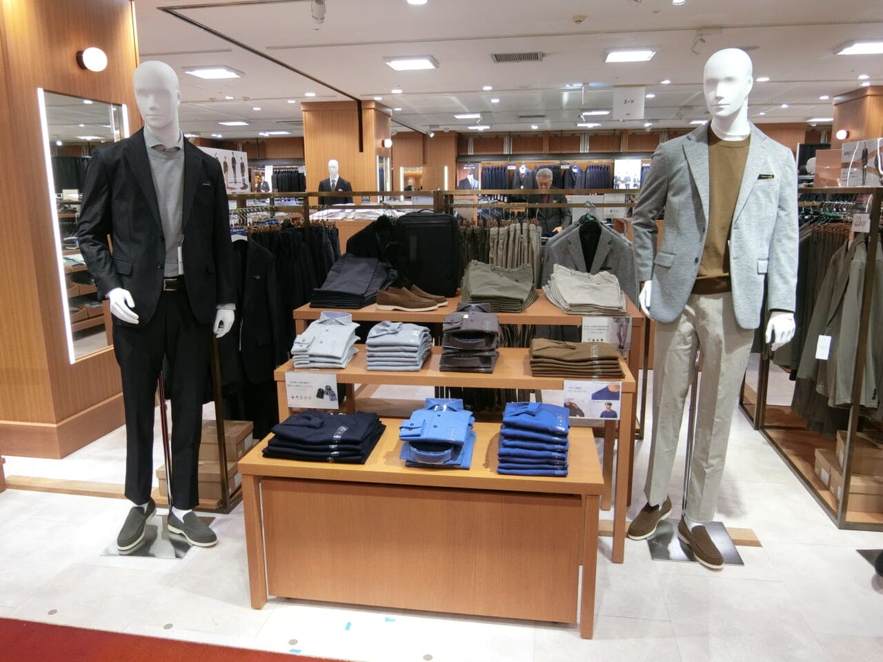 紳士服のAOKI、カジュアル・女性向けを強化する事業モデルに転換（DCSオンライン）｜dメニューニュース（NTTドコモ）